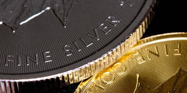Silver Price Forecast: Investors Flee ETFs As Prices Plunge Back To $78